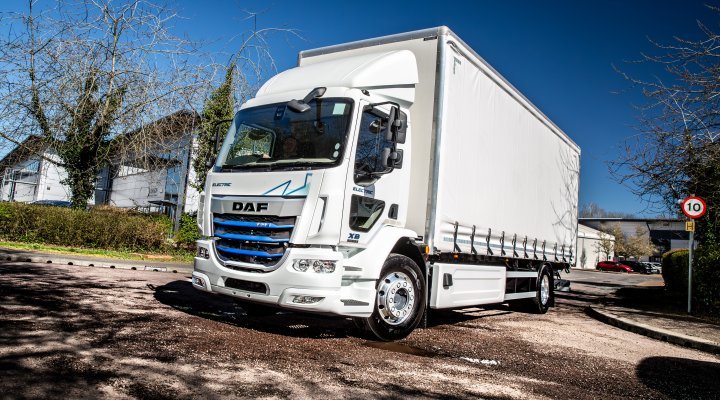 Motus Commercials Huddersfield Homepage | DAF Trucks | Truck Servicing ...